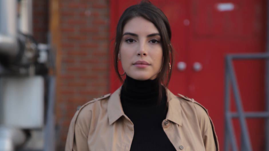 S z nl Oyuncu Deniz Baysal S Z de Dizi Foto raflar Star TV S z nl Oyuncu Deniz Baysal S Z de Dizi Foto raflar Star TV